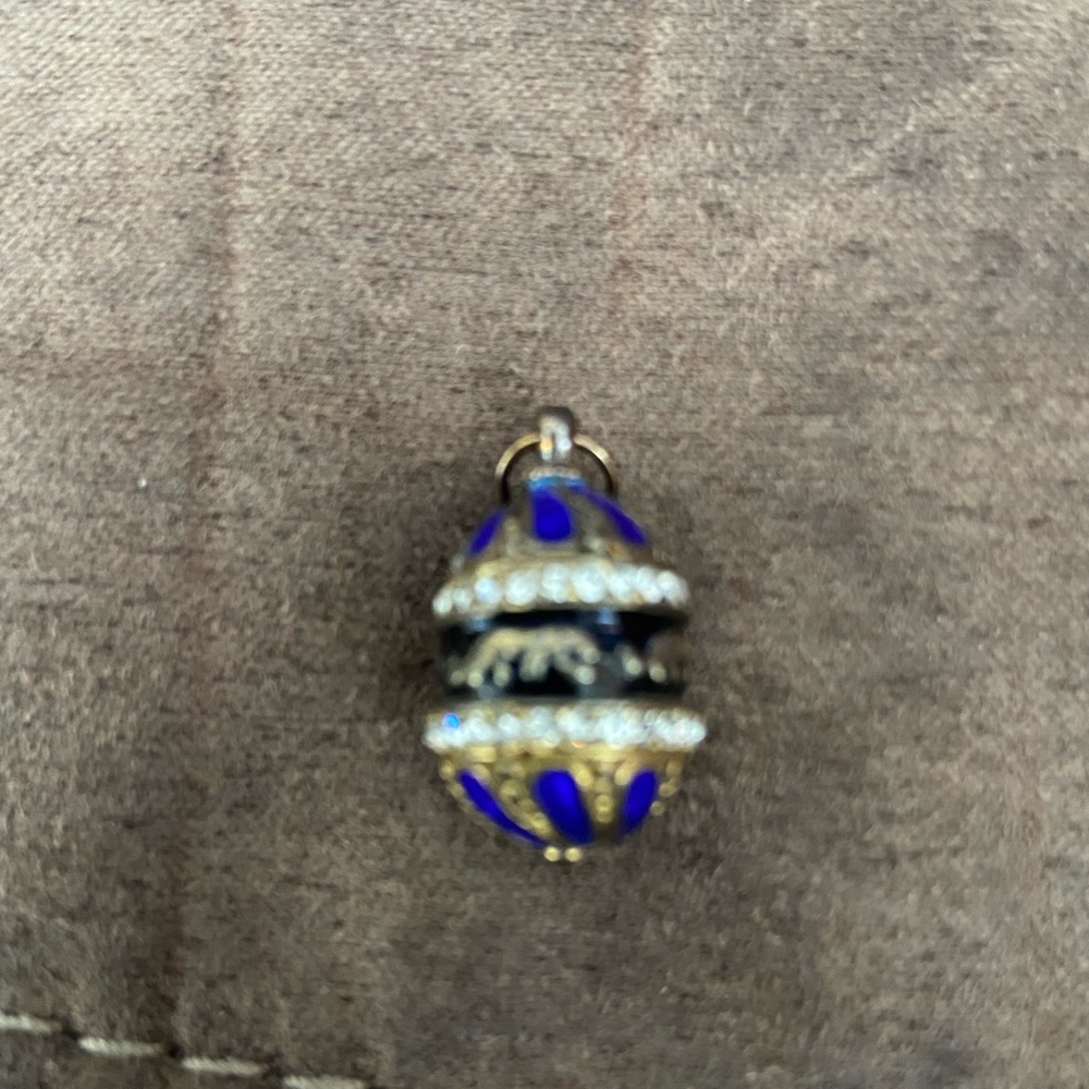 Alexandra International Collectibles Egg Pendant - Gem